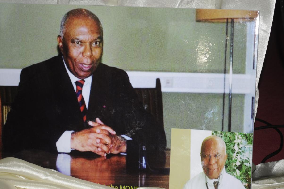 Obsèques du Pr Monekosso, Directeur Régional de l’OMS pour l’Afrique de 1985 à 1995, décédé le ...